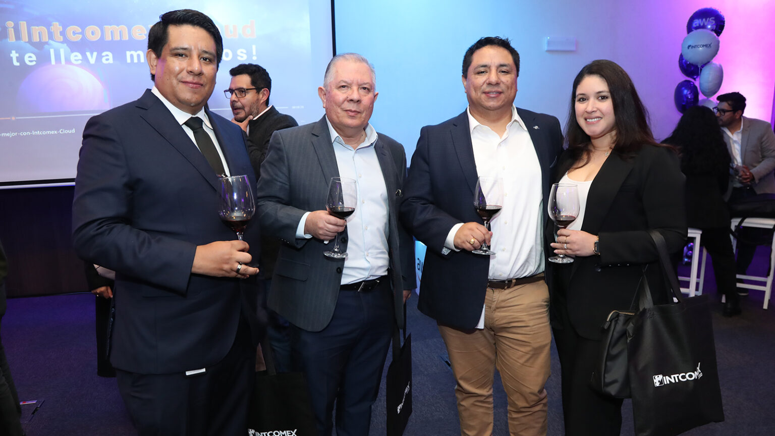 Consolida su liderazgo: Intcomex Perú incorpora a AWS a su portafolio ...
